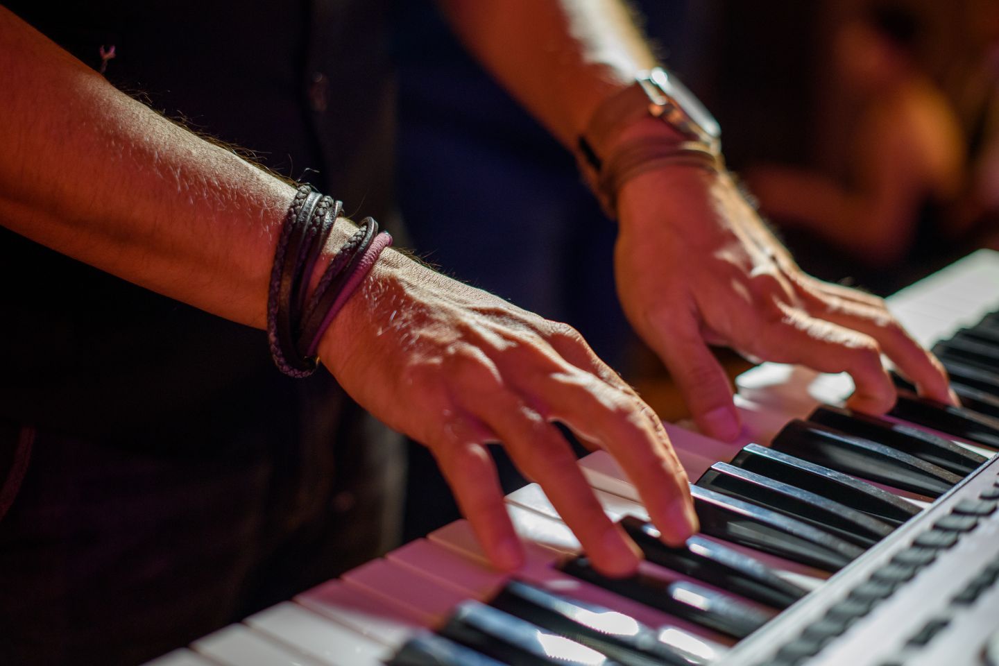 Confira Quais são os Tipos de Teclado Musical do Momento!