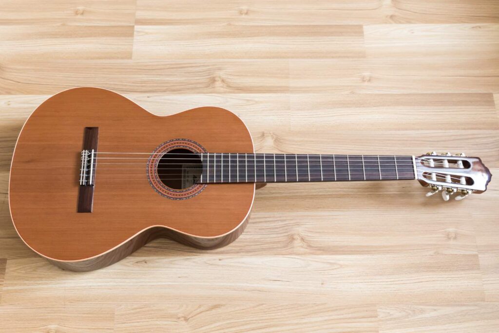 Como Identificar se o Violão Está Empenado? Sinais e Soluções