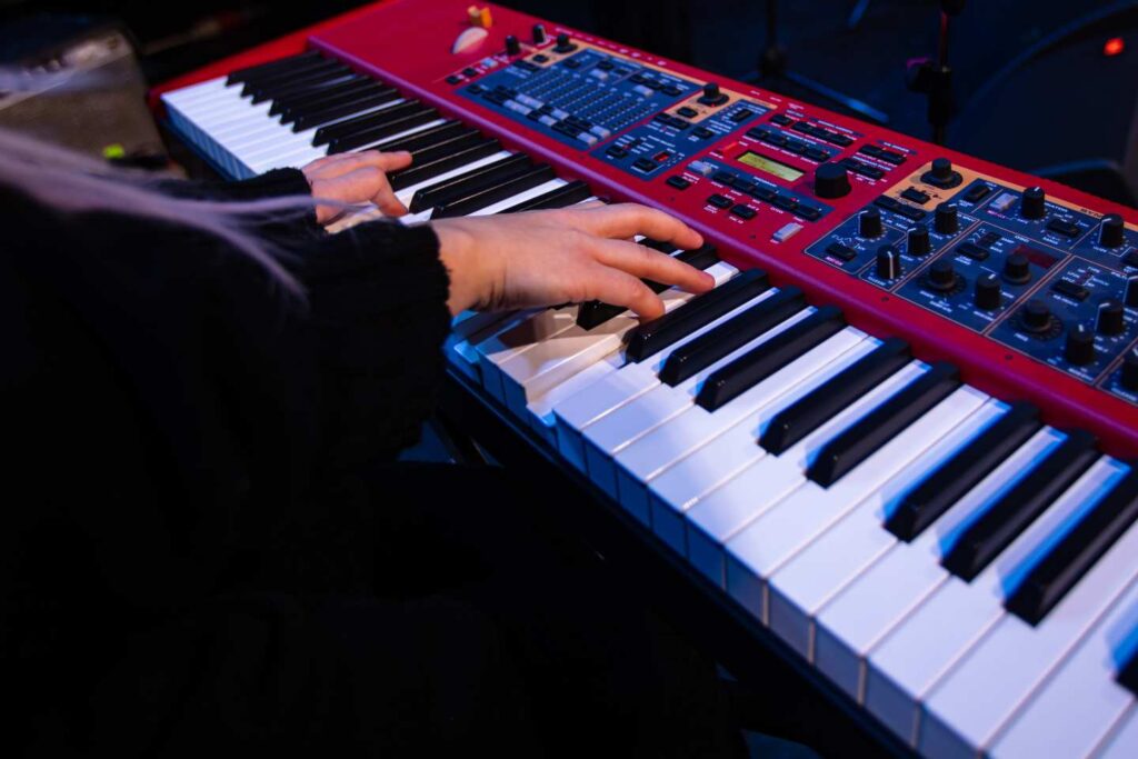 História do Teclado: Como Este Instrumento Mudou a Música!