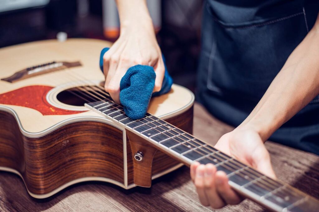 Como Identificar se o Violão Está Empenado? Sinais e Soluções