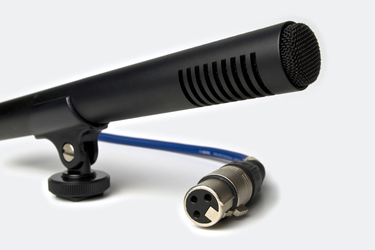 O que é Phantom Power e Por Que é Importante para Microfones?