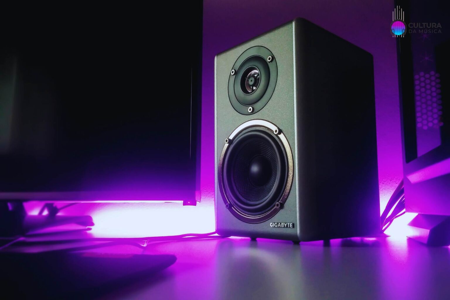 O que é potência RMS em caixas de som e como ela impacta o som?